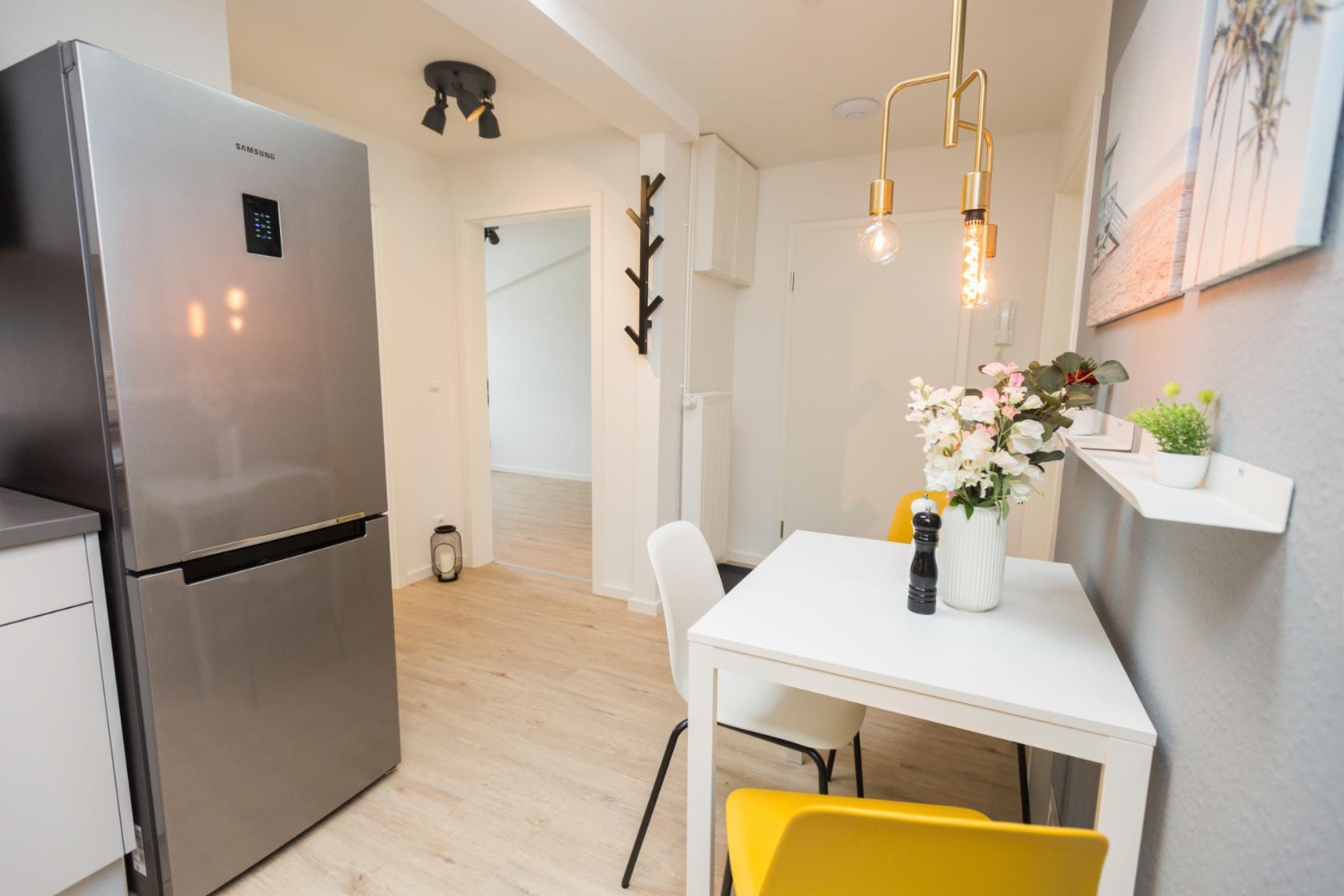Unfurnished 16 sqm room available immediately in a new 7-person shared ...