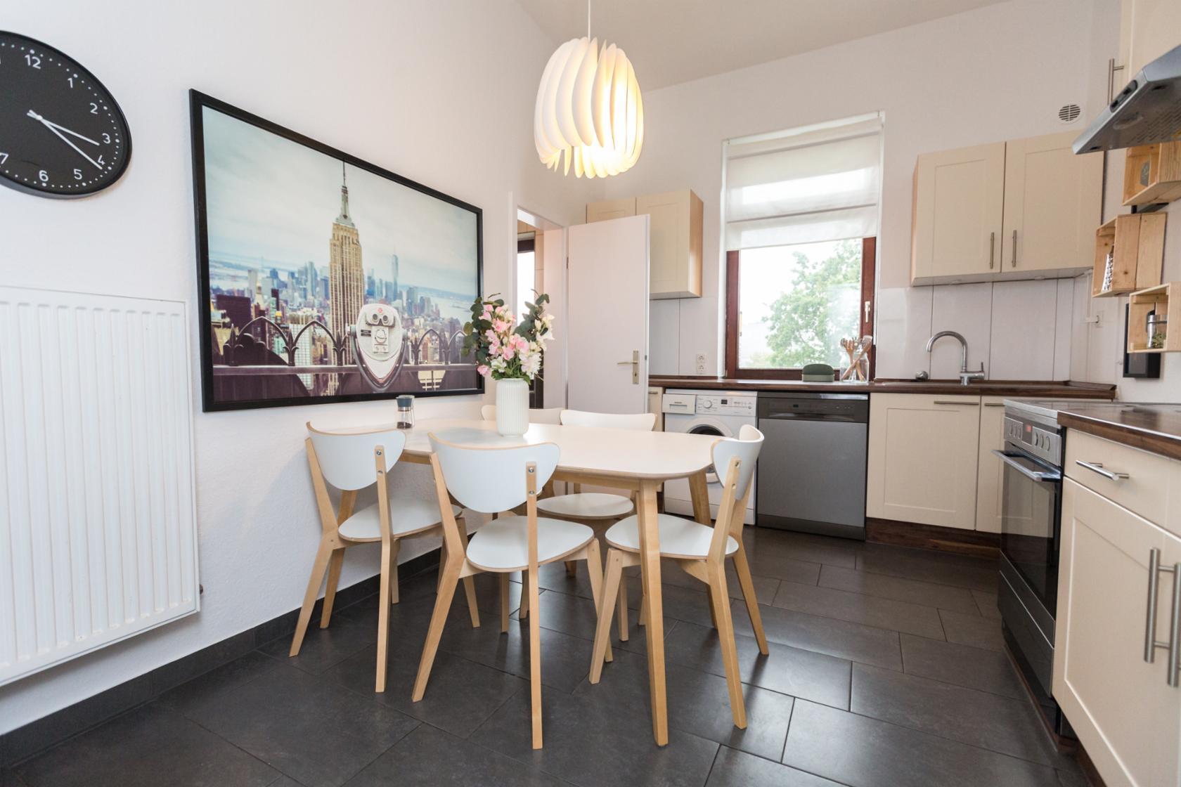 Unfurnished 13 sqm room in shared flat for 6 people for 01.11 in ...